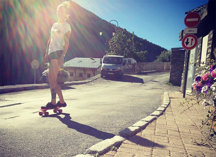 Women's Wed #12 Juliet Elliott Interview and Weekly Roundup